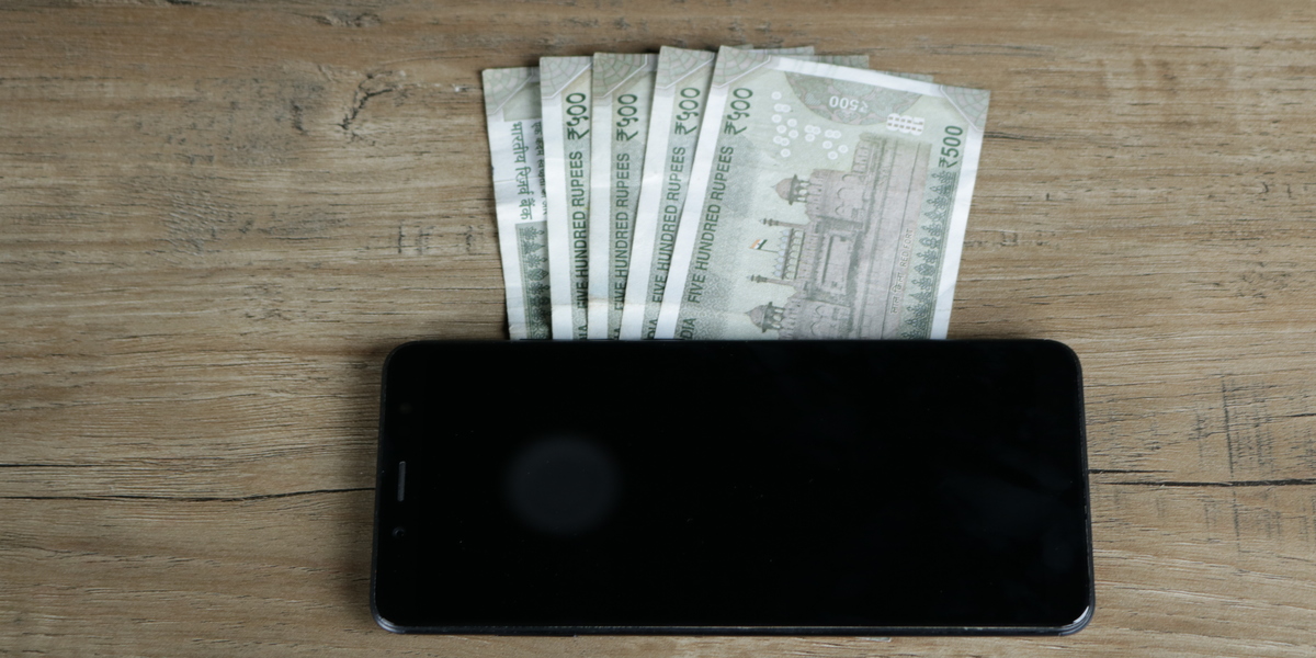 How Much Is Your Smartphone Really Costing You? | Cashify Blog
