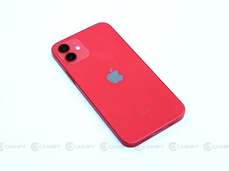 Apple iPhone 12 Review - Powerful Throwback To Classic Design | Cashify