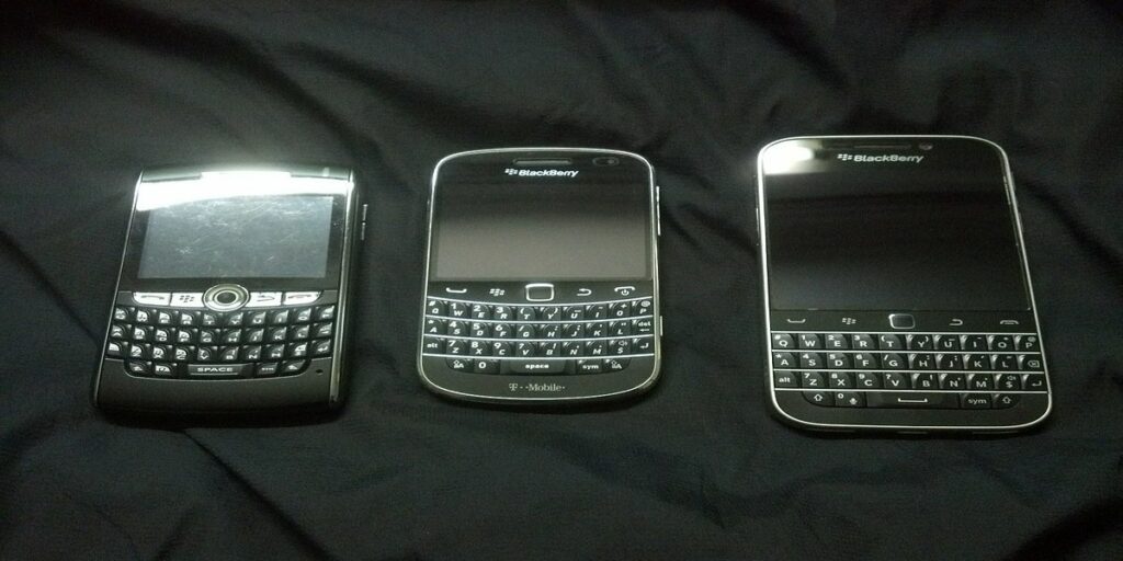 BlackBerry To Roll Out 5G Phones With Physical QWERTY Keypads | Cashify ...