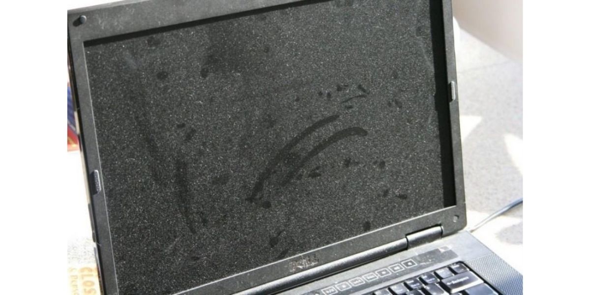 How To Clean Your Dirty Laptop The Right Way | Cashify Laptops Blog