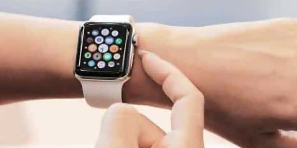 Apple Watch ECG Feature Saved User's Life: Details Here | Cashify News