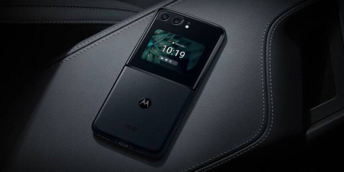 New Moto Razr 2023 Leaks With Exciting Upgrades And Features | Cashify News