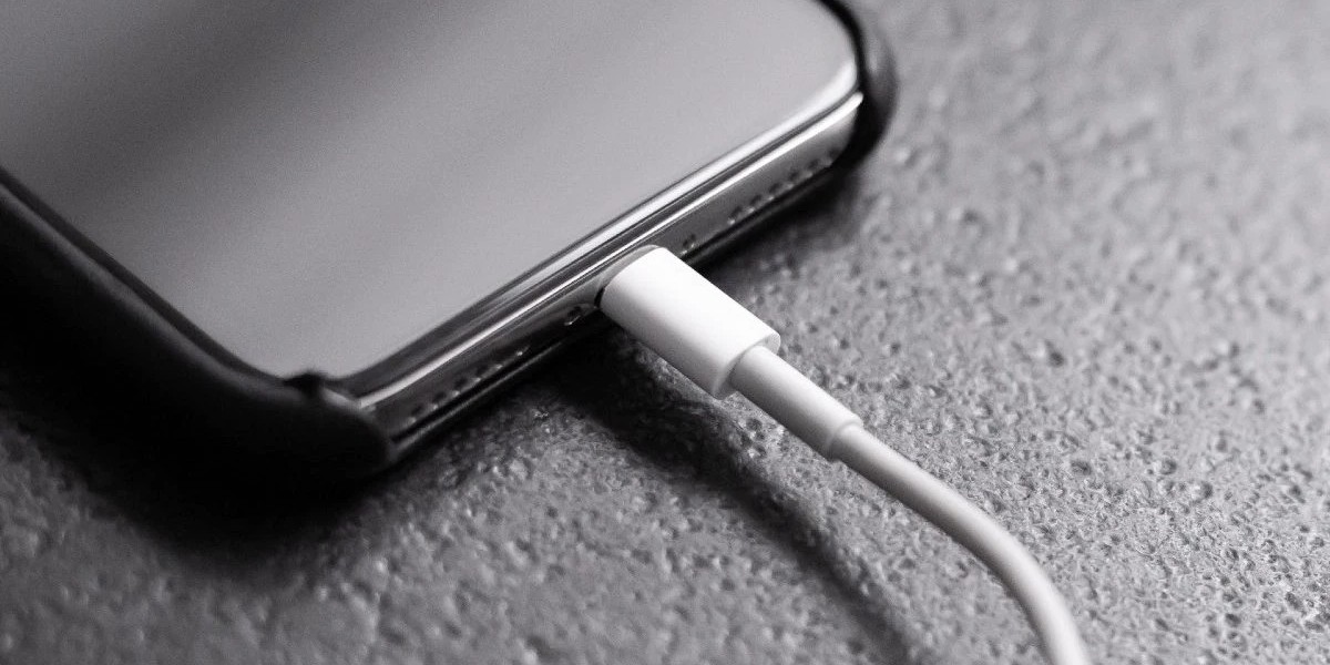 New Apple iPhones- USB Type-C Or Lightning Port? | Cashify News