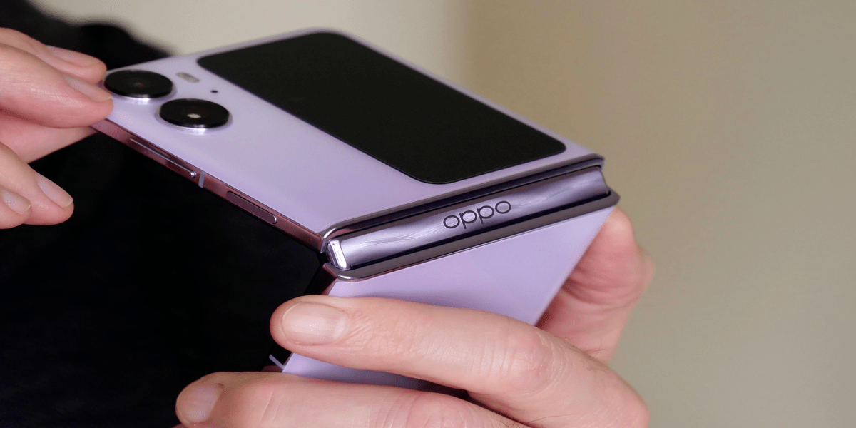 Oppo Launches Its First Flip Foldable Phone: Details Here! | Cashify News