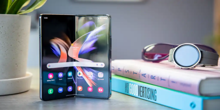 Best Dual Screen Smartphones In India December 2025 | Cashify Blog