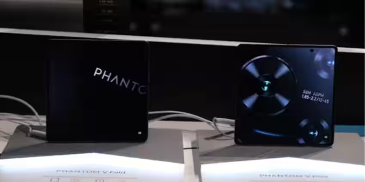 World's First Left- Right Foldable Smartphone Tecno Phantom V Fold ...