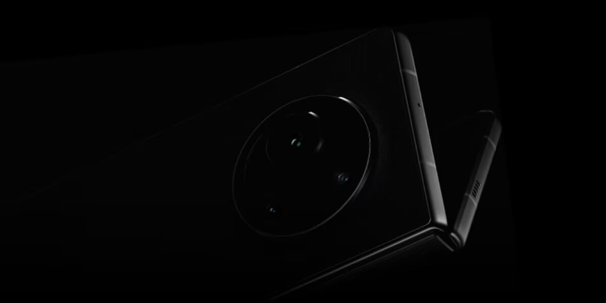 World's First Left- Right Foldable Smartphone Tecno Phantom V Fold ...