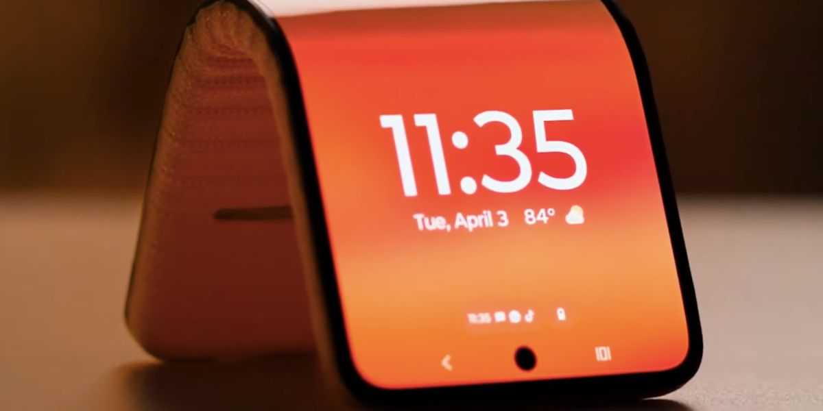 Sneak Peek Into The Future: Motorola Showcases Bendable Phone At MWC ...