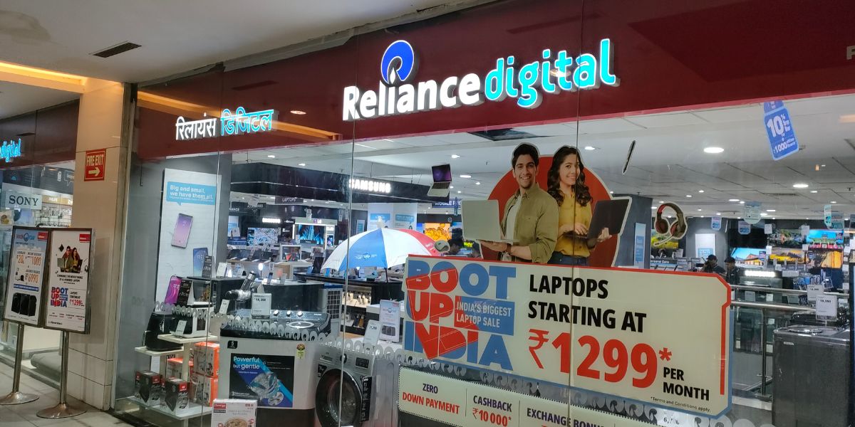 Reliance Digital Visit: Hands-On Experience With Next Generation of ...